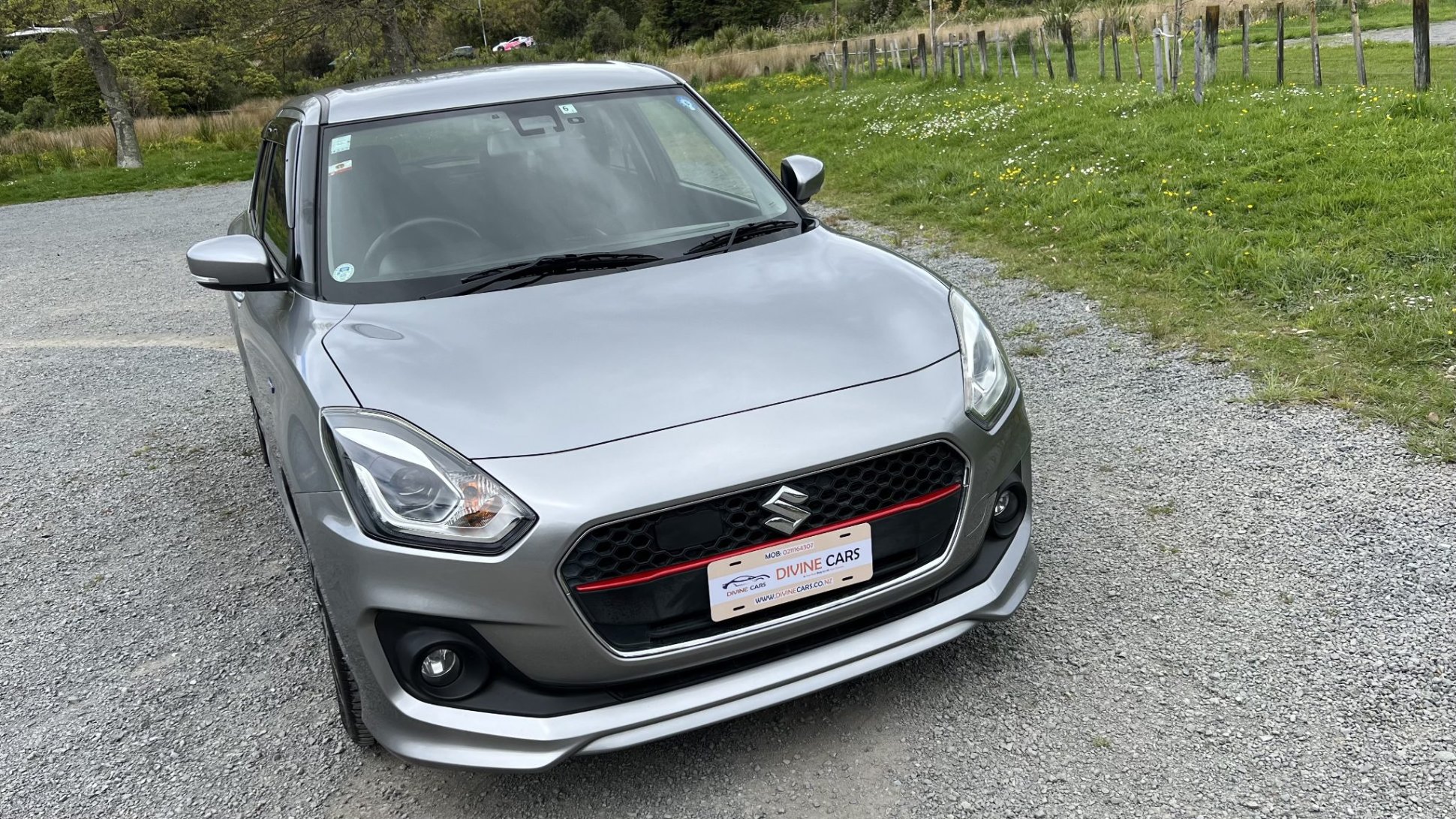 Divine Cars - Products details | Suzuki Swift Hybrid RS 2018