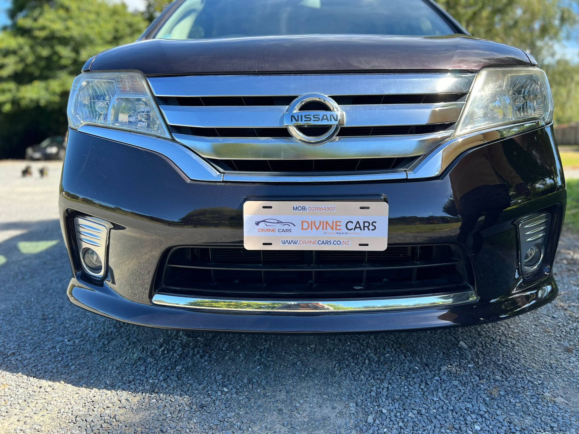 Divine Cars - Products details | Nissan Serena Highway Star 2013