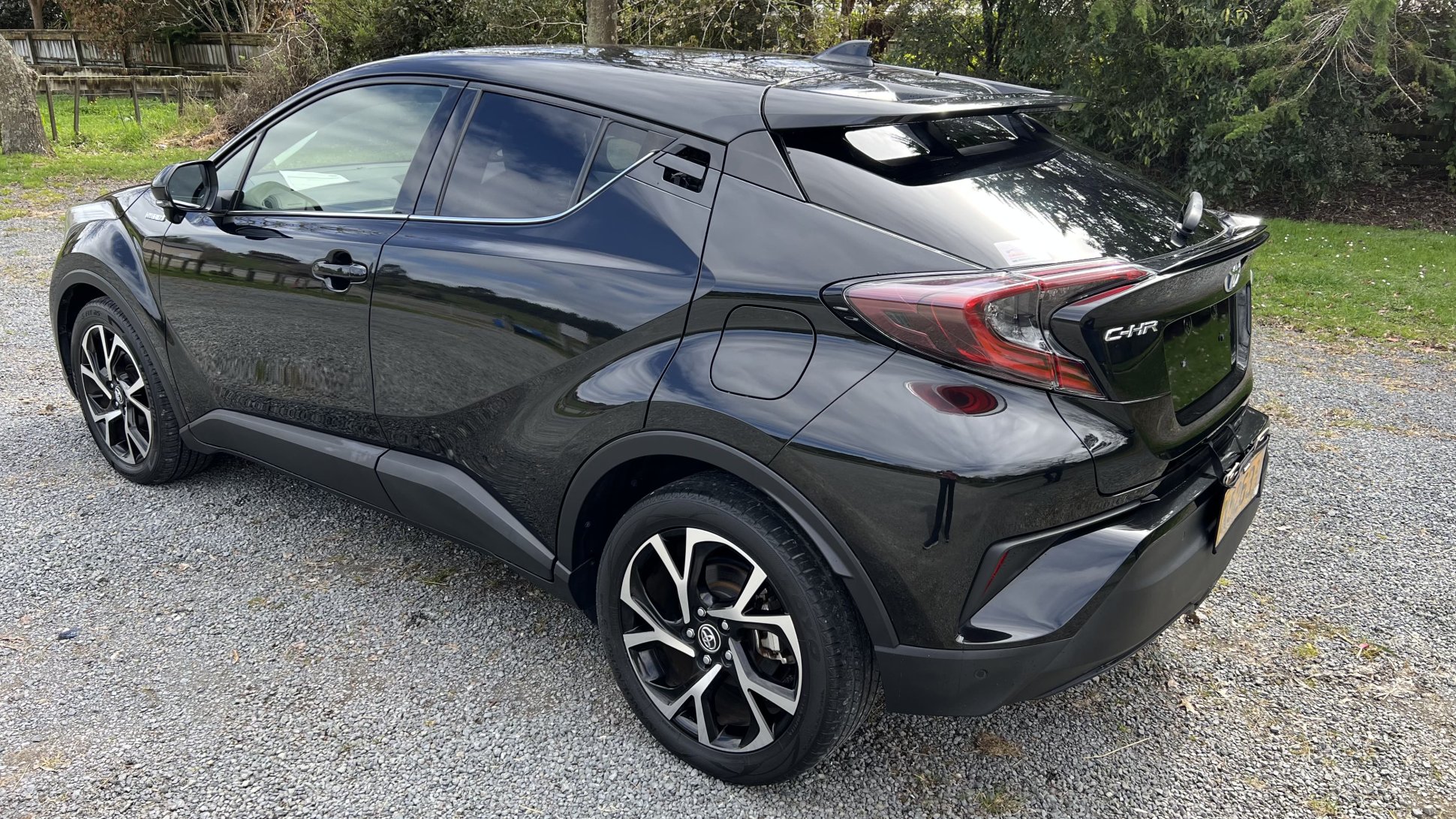 Divine Cars - Products details | Toyota C-HR Hybrid 2017