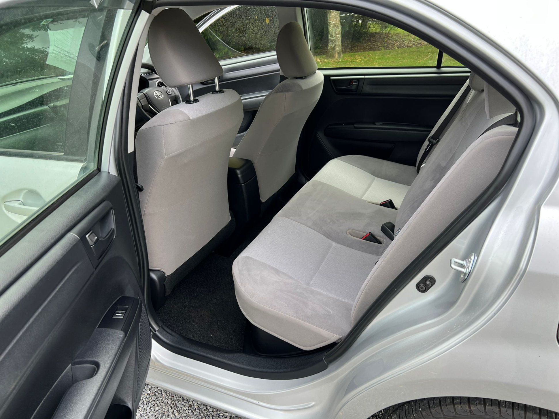 Divine Cars - Products details | Toyota Corolla Axio Hybrid 2017